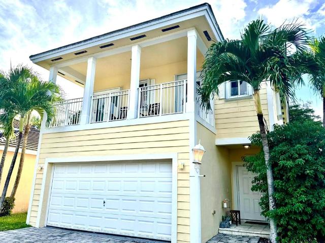 4 bedroom luxury Villa for sale in Homestead, Florida
