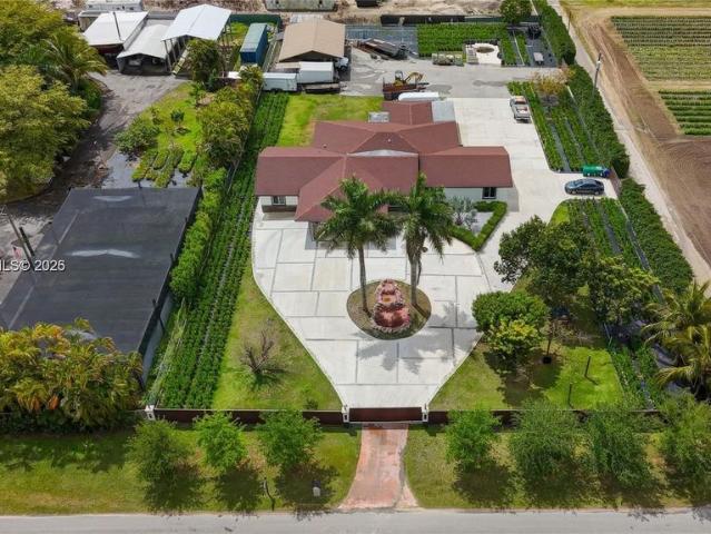 4 bedroom luxury Villa for sale in Homestead, Florida