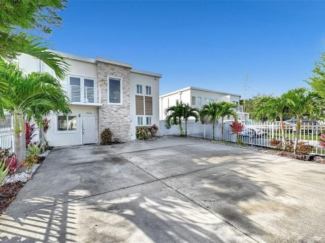 4 bedroom luxury Villa for sale in Homestead, Florida