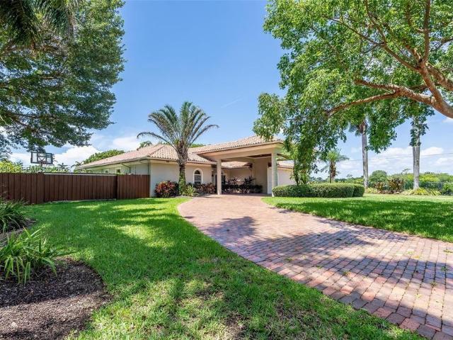 4 bedroom luxury Villa for sale in Homestead, Florida