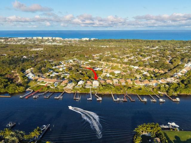 4 bedroom luxury Villa for sale in Jupiter, Florida