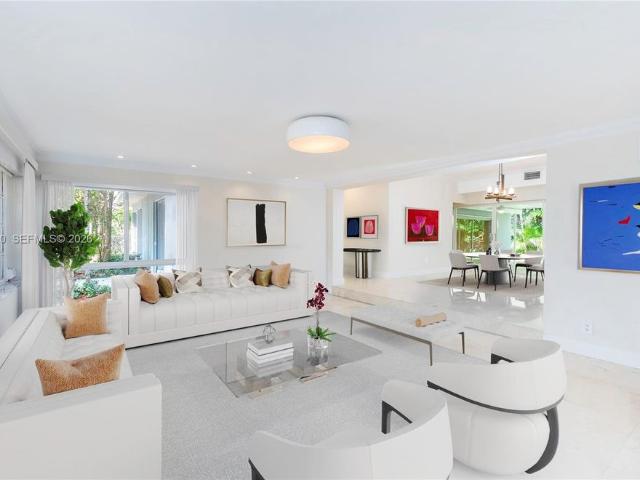 4 bedroom luxury Villa for sale in Key Biscayne, Florida
