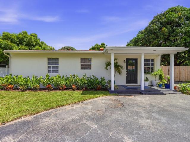 4 bedroom luxury Villa for sale in Lake Clarke Shores, United States