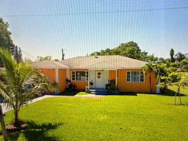 4 bedroom luxury Villa for sale in Lantana, Florida