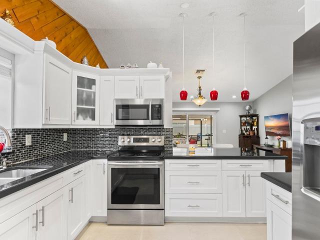 4 bedroom luxury Villa for sale in Lauderhill, Florida