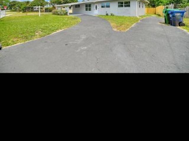 4 bedroom luxury Villa for sale in Lauderhill, Florida