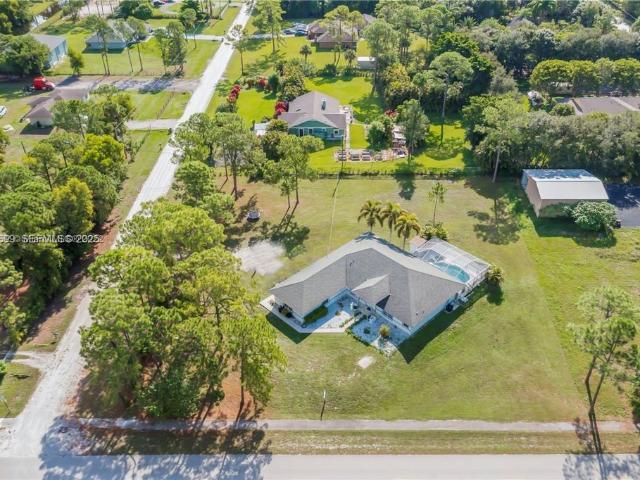 4 bedroom luxury Villa for sale in Loxahatchee Groves, Florida