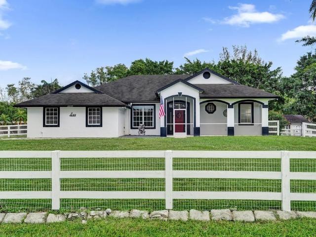 4 bedroom luxury Villa for sale in Loxahatchee Groves, Florida