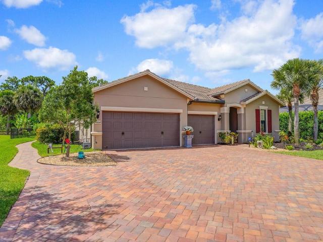 4 bedroom luxury Villa for sale in Palm City, Florida