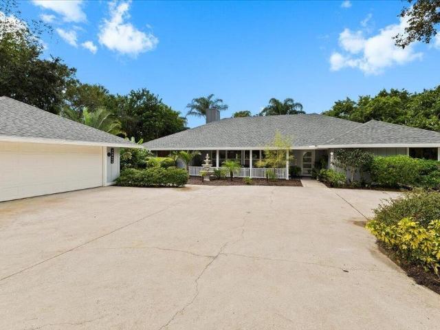 4 bedroom luxury Villa for sale in Palm City, Florida
