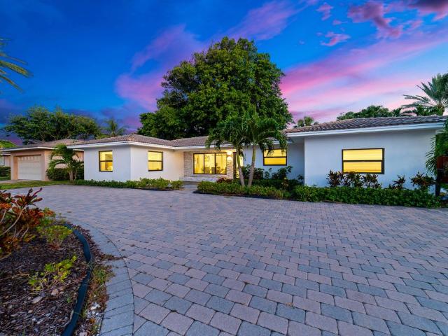 4 bedroom luxury Villa for sale in Palm Beach Shores, Florida