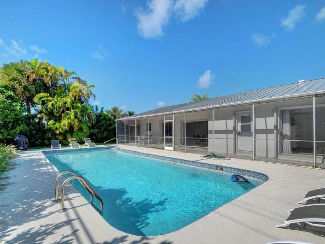 4 bedroom luxury Villa for sale in Palm Beach Shores, United States