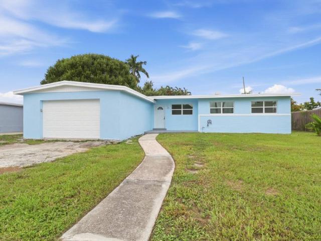 4 bedroom luxury Villa for sale in Palm Springs, Florida