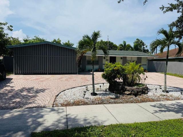 4 bedroom luxury Villa for sale in Palm Springs, Florida
