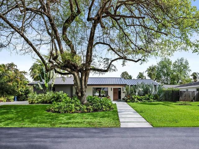 4 bedroom luxury Villa for sale in Palmetto Bay, Florida