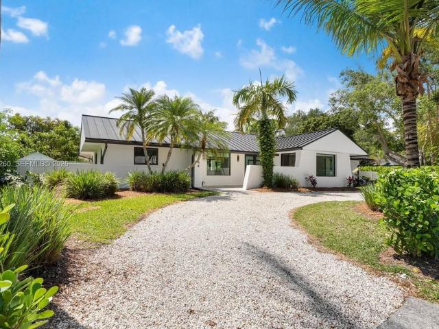 4 bedroom luxury Villa for sale in Palmetto Bay, Florida