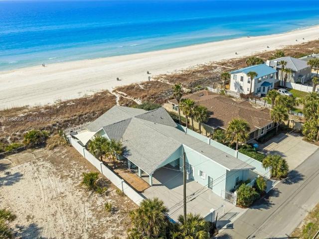4 bedroom luxury Villa for sale in Panama City Beach, Florida