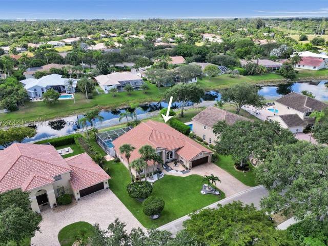 4 bedroom luxury Villa for sale in Parkland, Florida