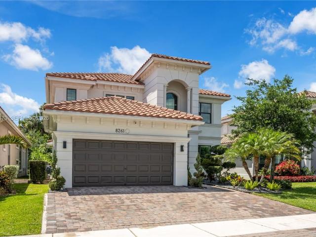 4 bedroom luxury Villa for sale in Parkland, Florida