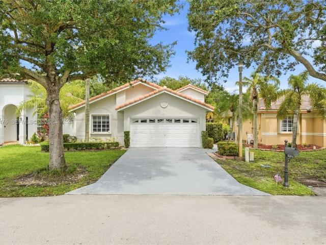 4 bedroom luxury Villa for sale in Pembroke Pines, Florida