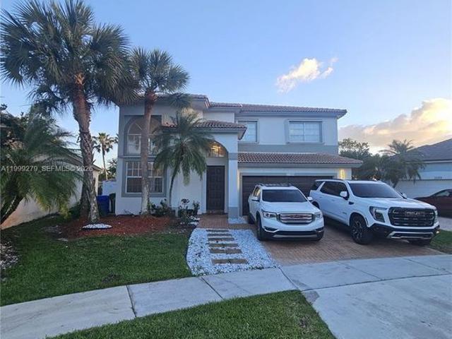 4 bedroom luxury Villa for sale in Pembroke Pines, Florida