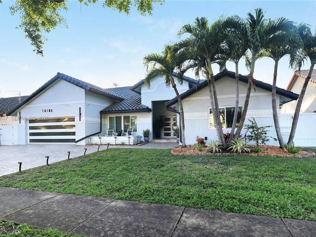 4 bedroom luxury Villa for sale in Pembroke Pines, Florida