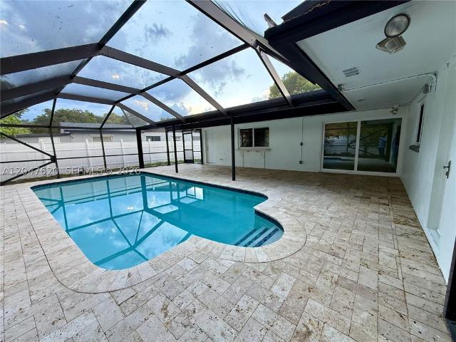 4 bedroom luxury Villa for sale in Pembroke Pines, Florida