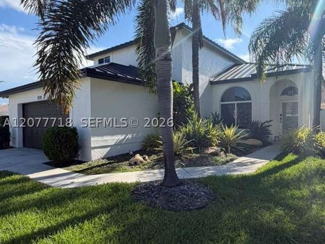 4 bedroom luxury Villa for sale in Pembroke Pines, Florida