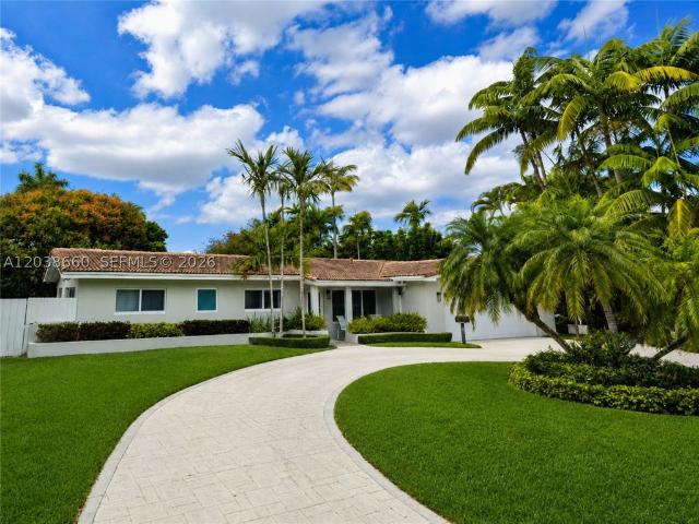 4 bedroom luxury Villa for sale in Pinecrest, United States