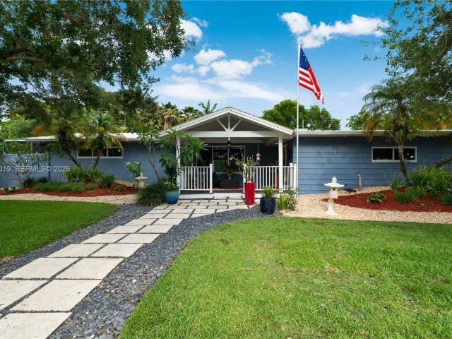 4 bedroom luxury Villa for sale in Pinecrest, Florida