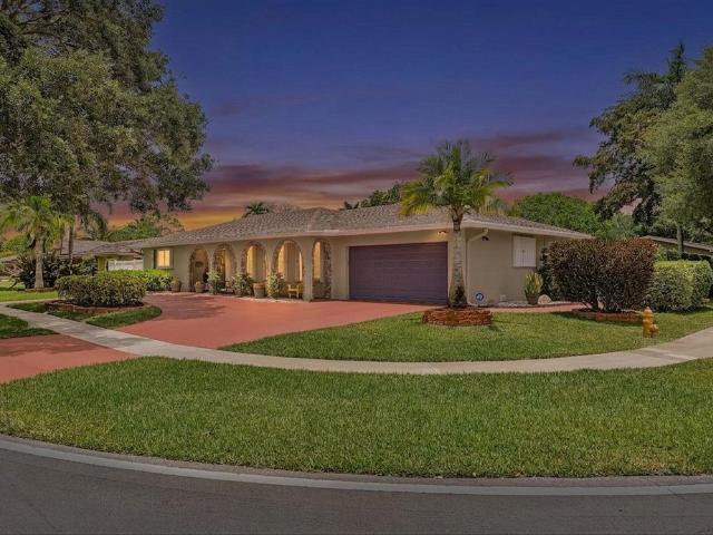 4 bedroom luxury Villa for sale in Plantation, Florida