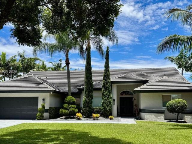 4 bedroom luxury Villa for sale in Plantation, Florida