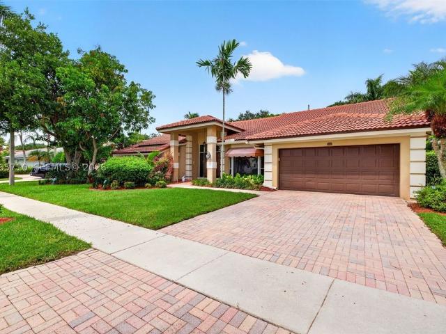 4 bedroom luxury Villa for sale in Plantation, Florida