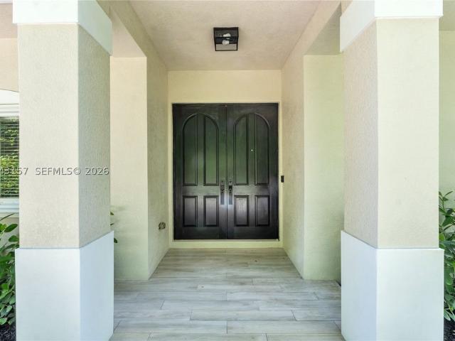 4 bedroom luxury Villa for sale in Plantation, Florida