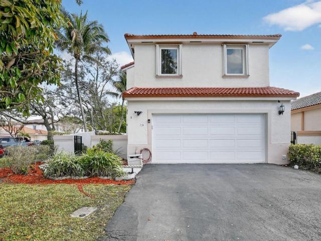 4 bedroom luxury Villa for sale in Plantation, Florida