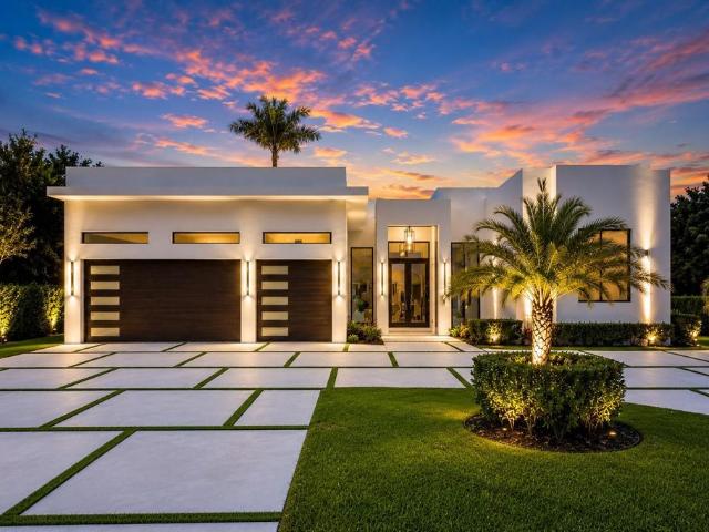 4 bedroom luxury Villa for sale in Plantation, Florida