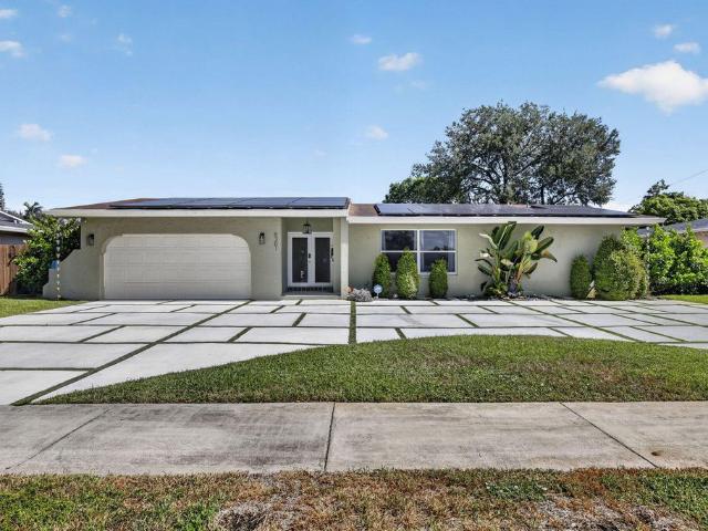 4 bedroom luxury Villa for sale in Plantation, Florida