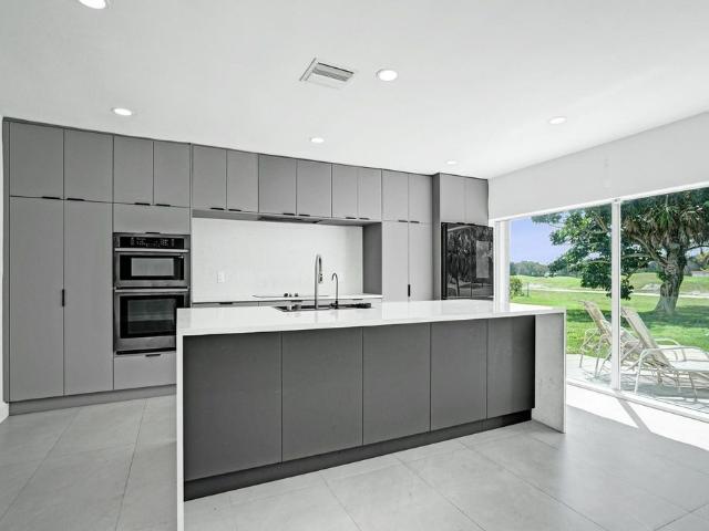 4 bedroom luxury Villa for sale in Plantation, United States
