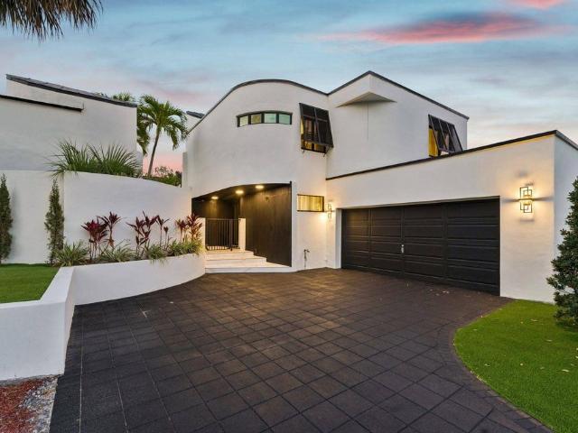 4 bedroom luxury Villa for sale in Pompano Beach, Florida