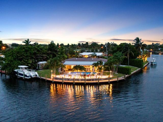 4 bedroom luxury Villa for sale in Pompano Beach, Florida