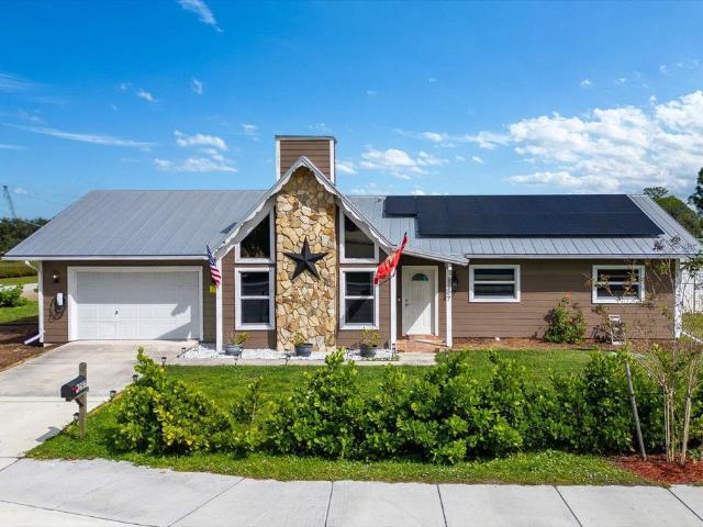4 bedroom luxury Villa for sale in Port Saint Lucie, Florida