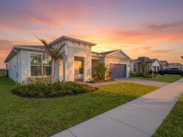 4 bedroom luxury Villa for sale in Port Saint Lucie, Florida