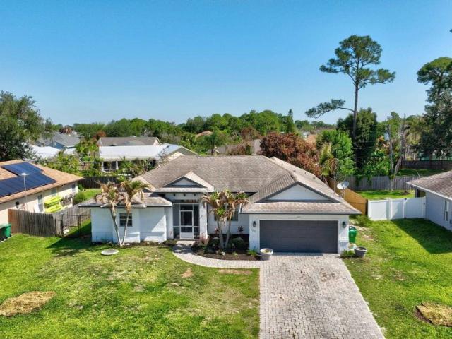 4 bedroom luxury Villa for sale in Port Saint Lucie, Florida