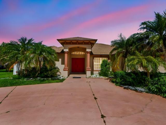 4 bedroom luxury Villa for sale in Port Saint Lucie, Florida