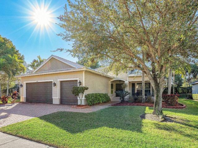 4 bedroom luxury Villa for sale in Royal Palm Beach, Florida