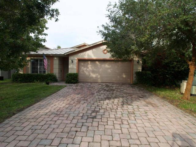 4 bedroom luxury Villa for sale in Stuart, Florida