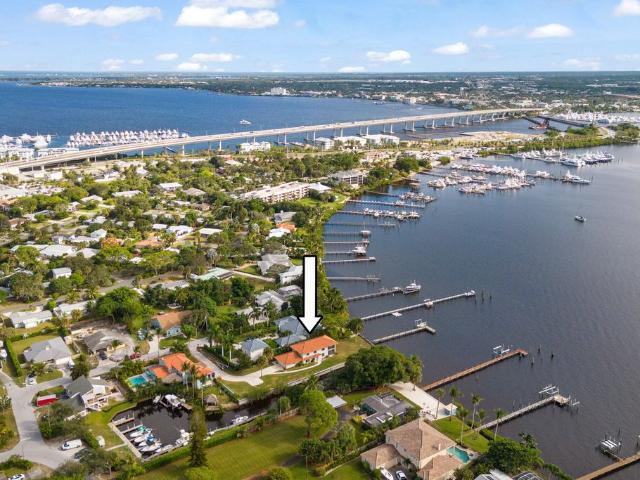 4 bedroom luxury Villa for sale in Stuart, Florida