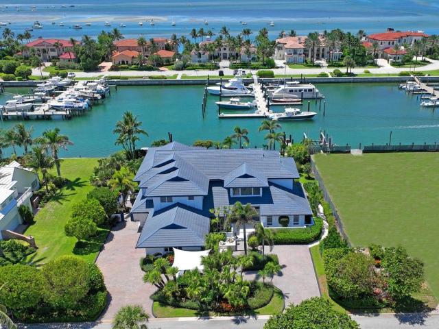 4 bedroom luxury Villa for sale in Stuart, Florida