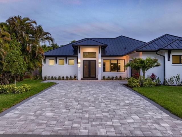 4 bedroom luxury Villa for sale in Stuart, Florida