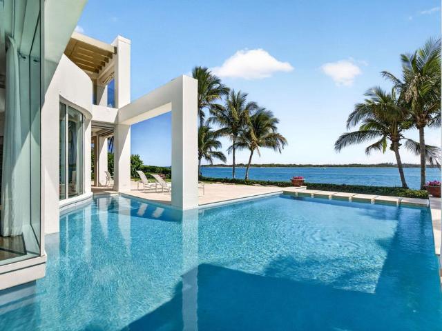 4 bedroom luxury Villa for sale in Stuart, Florida